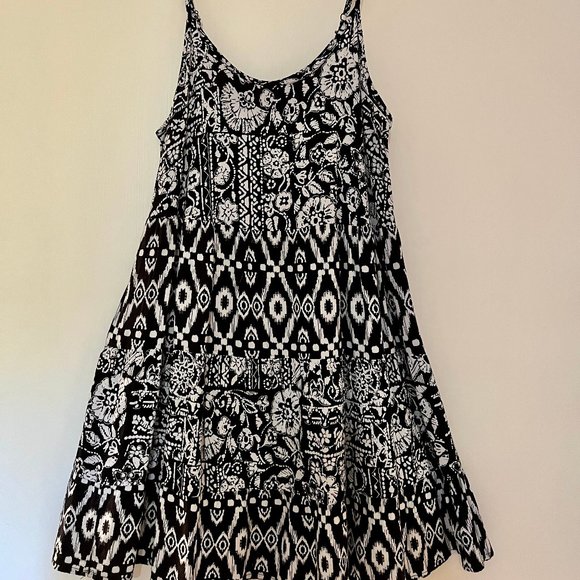 Mossimo Supply Co. | Dresses | Mossimo Supply Co Black And White Ikat ...
